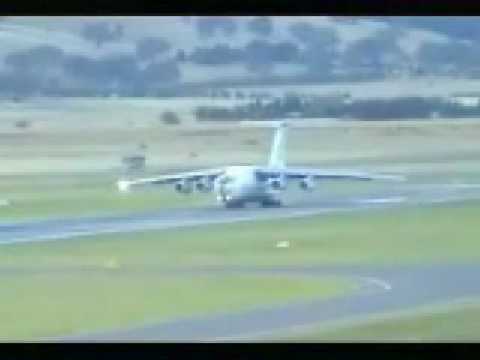 Fully loaded IL-76 taking off!!!!!!!!!!!! must see!!!!!!!! - YouTube