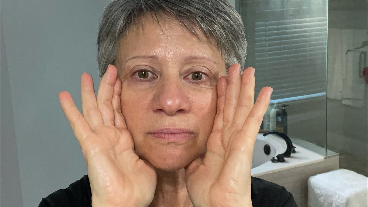 Quick Manual Lymphatic Face Drainage Treatment - YouTube