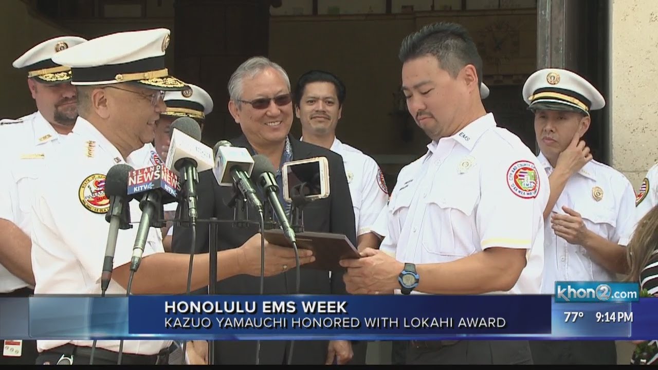 Honolulu EMS honors paramedic - YouTube