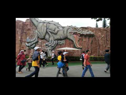 Ice Age Tour at Dufan Ancol - YouTube