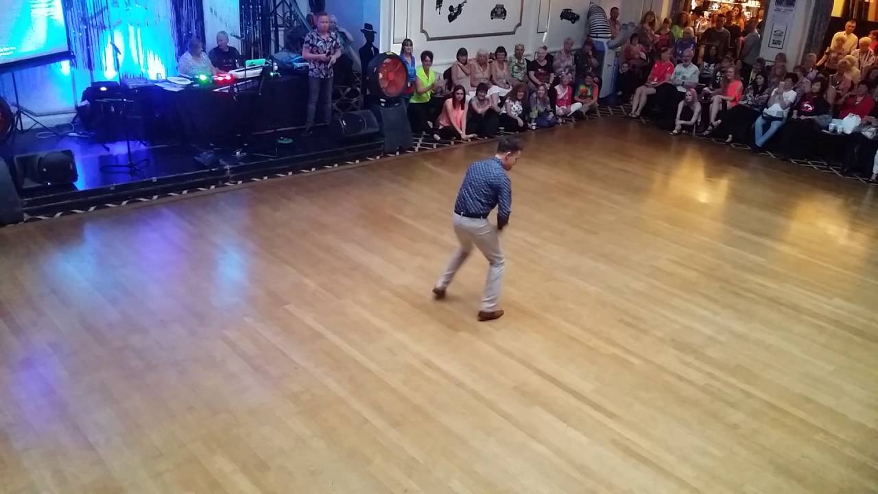 Simon Ward Harden Up Princess Linedance - YouTube