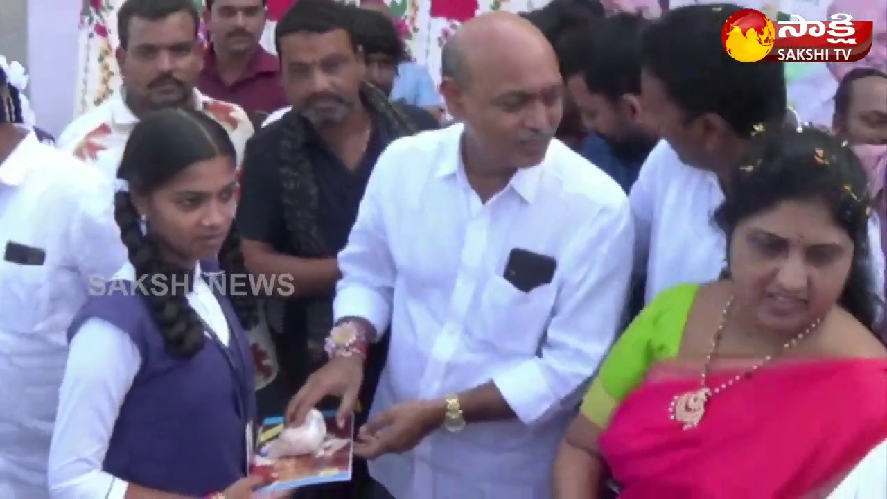 MLA Sathi Suryanarayana Reddy Flag Hoisting in Anaparthi | 73rd ...