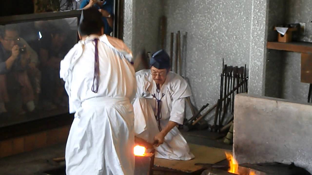 Traditional-Style Metal Forging Demonstration in Seki, JAPAN #1 - YouTube