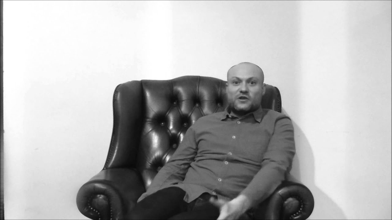 The Canal Street Sessions meets actor and writer Chris Hoyle - YouTube