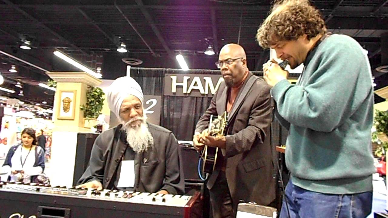 William Galison & Dr. Lonnie Smith at NAMM 2012 - YouTube