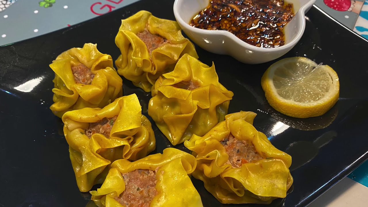 Wonton Somai with Chili Sauce - YouTube