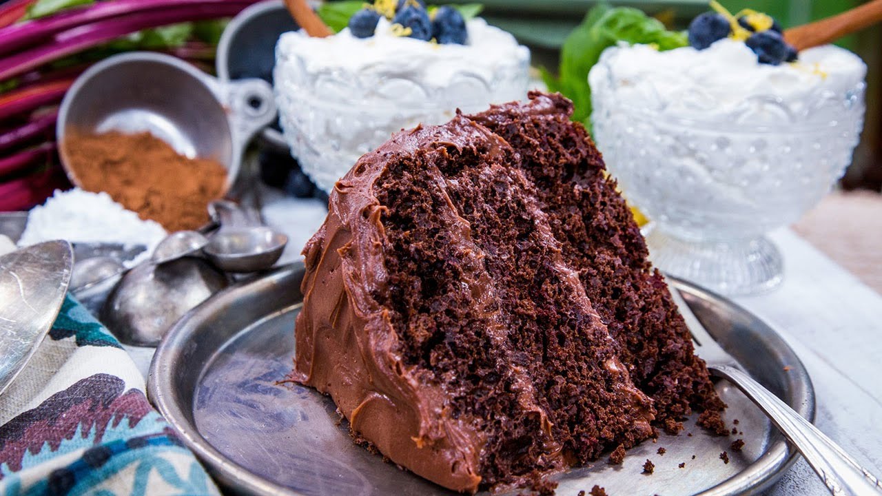 Guilt-Free Old Fashioned Chocolate Fudge Cake - YouTube