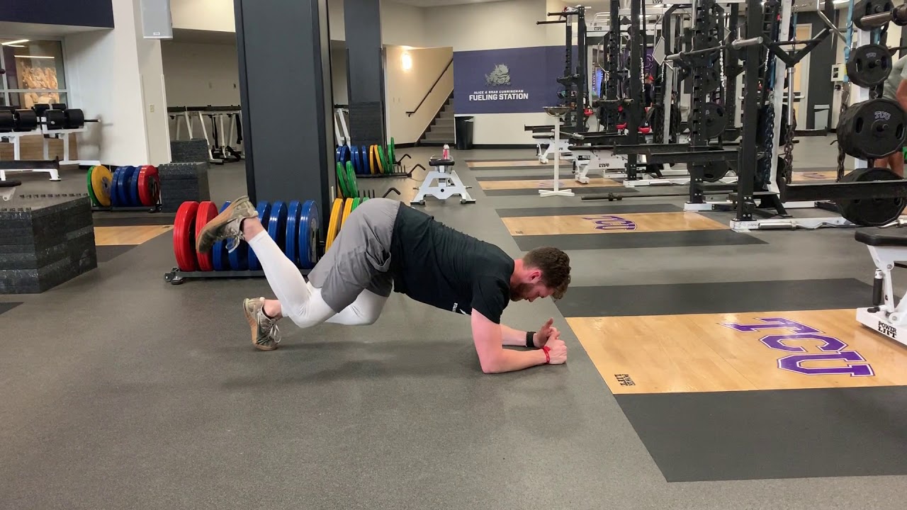 Bear Crawl Serratus Marches - YouTube