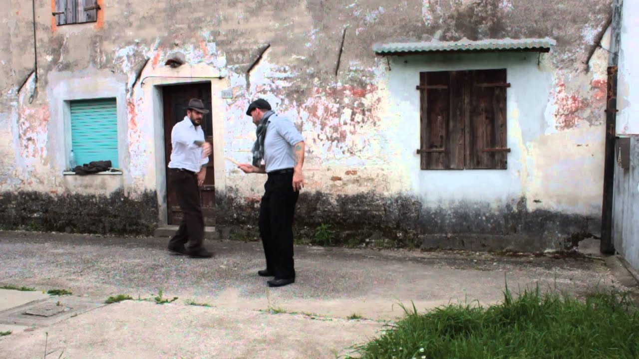 Demo Footwork Traditional Italian Knife Fencing La - YouTube