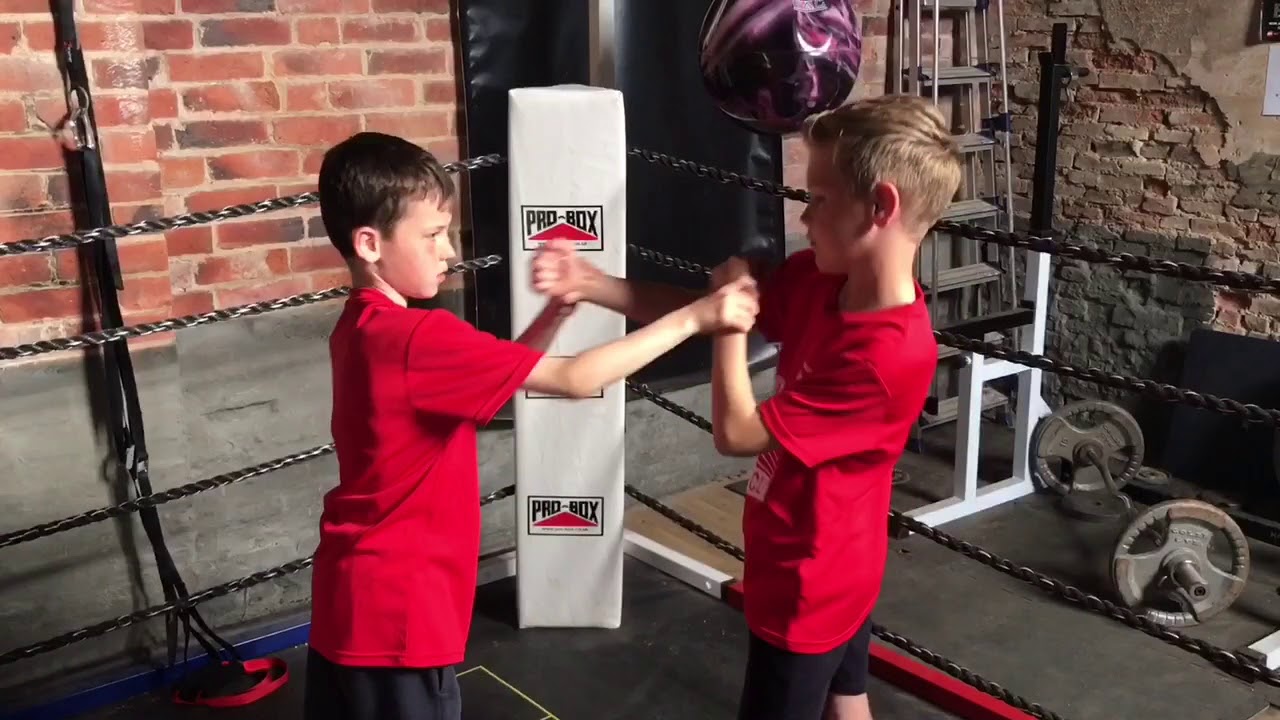Boxing warm up drill - YouTube