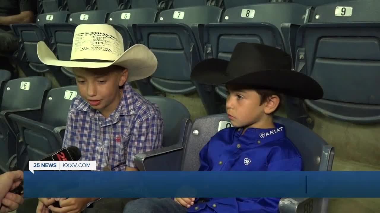 Belton 4th of July Rodeo underway at the Bell County Expo Center - YouTube