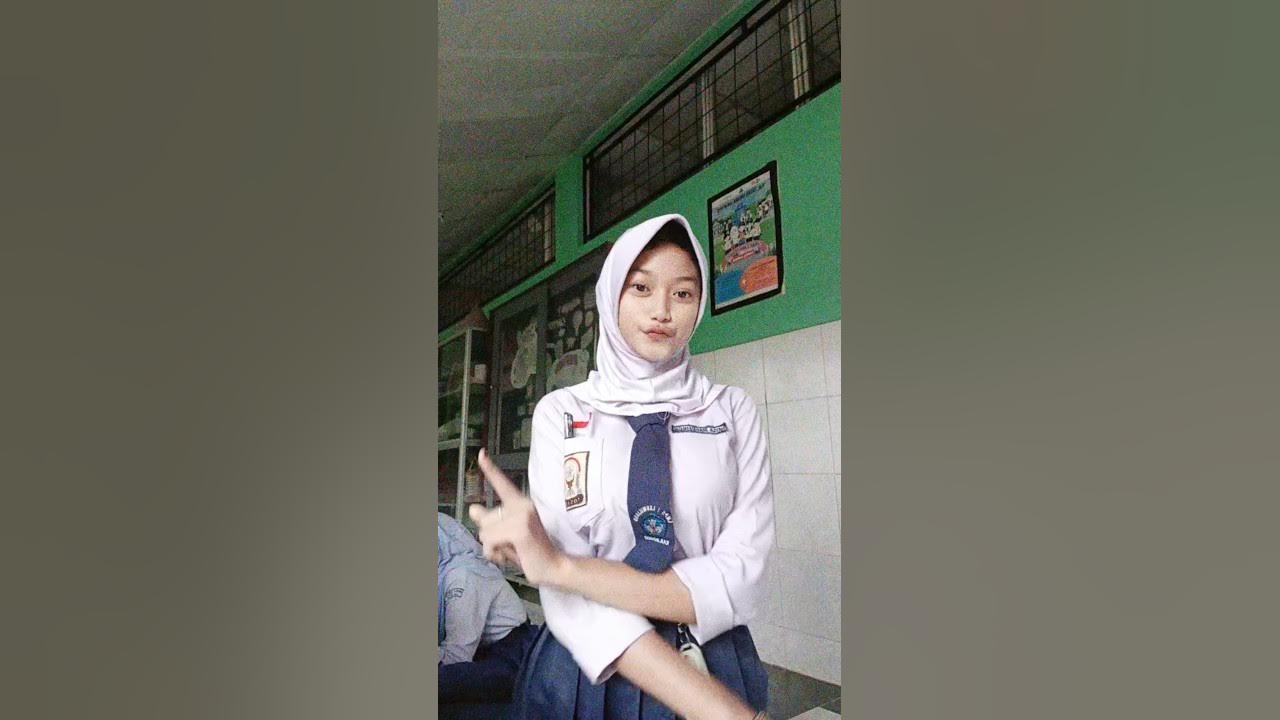 tiktok cewe smp/sma jilbab cantik tobrut gunung gede pulen #27 - YouTube