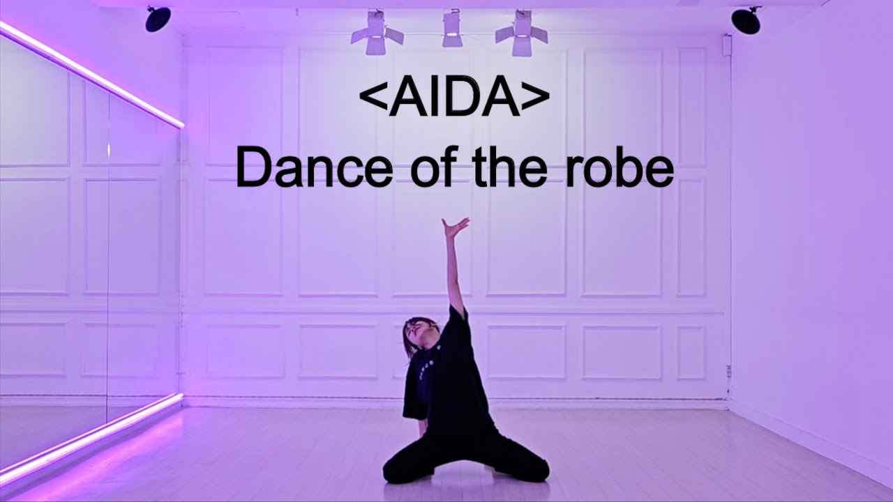 AIDA - Dance of the robe - YouTube