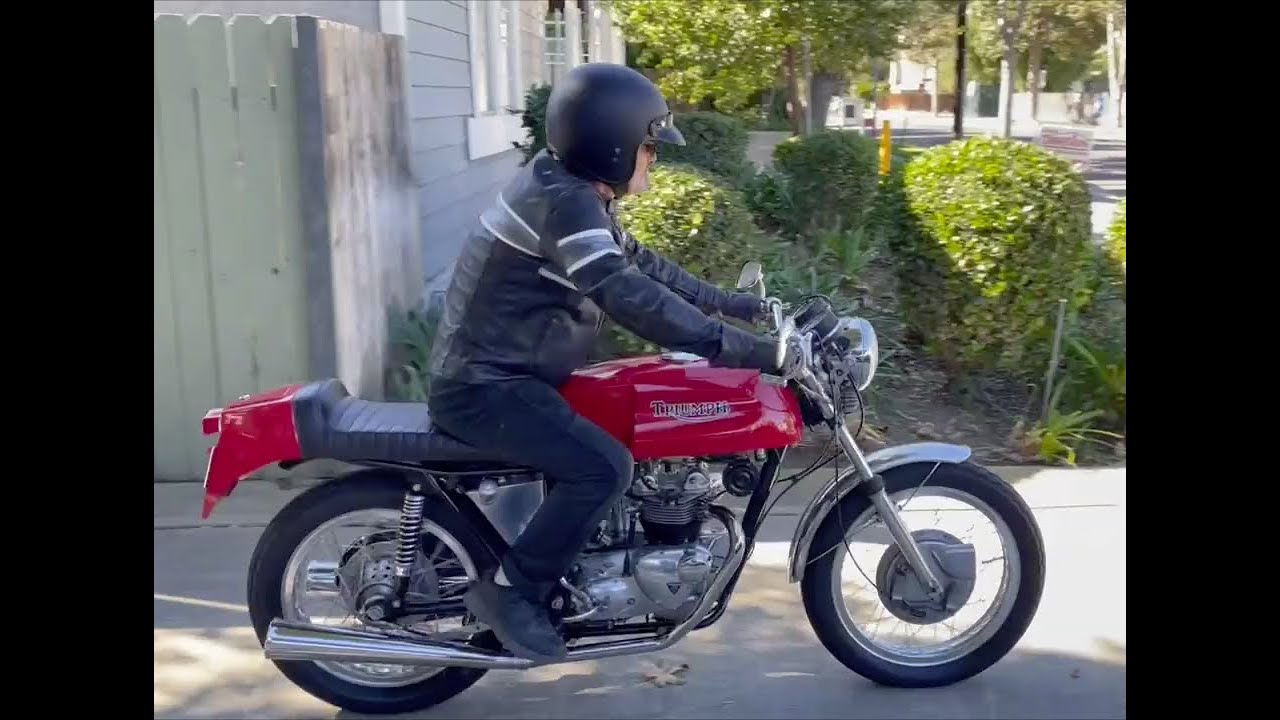1971 Triumph 500 Daytona Café Racer Ride-by - YouTube