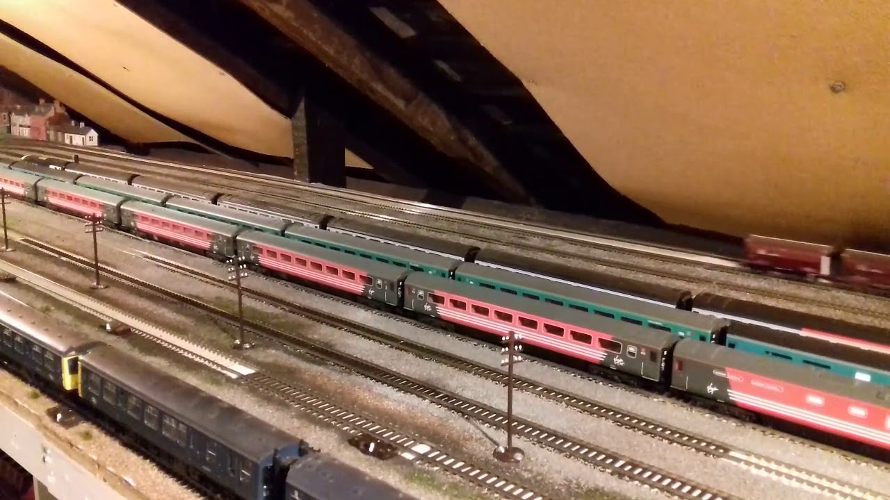 Loft Railway - D5572 (1975) - YouTube
