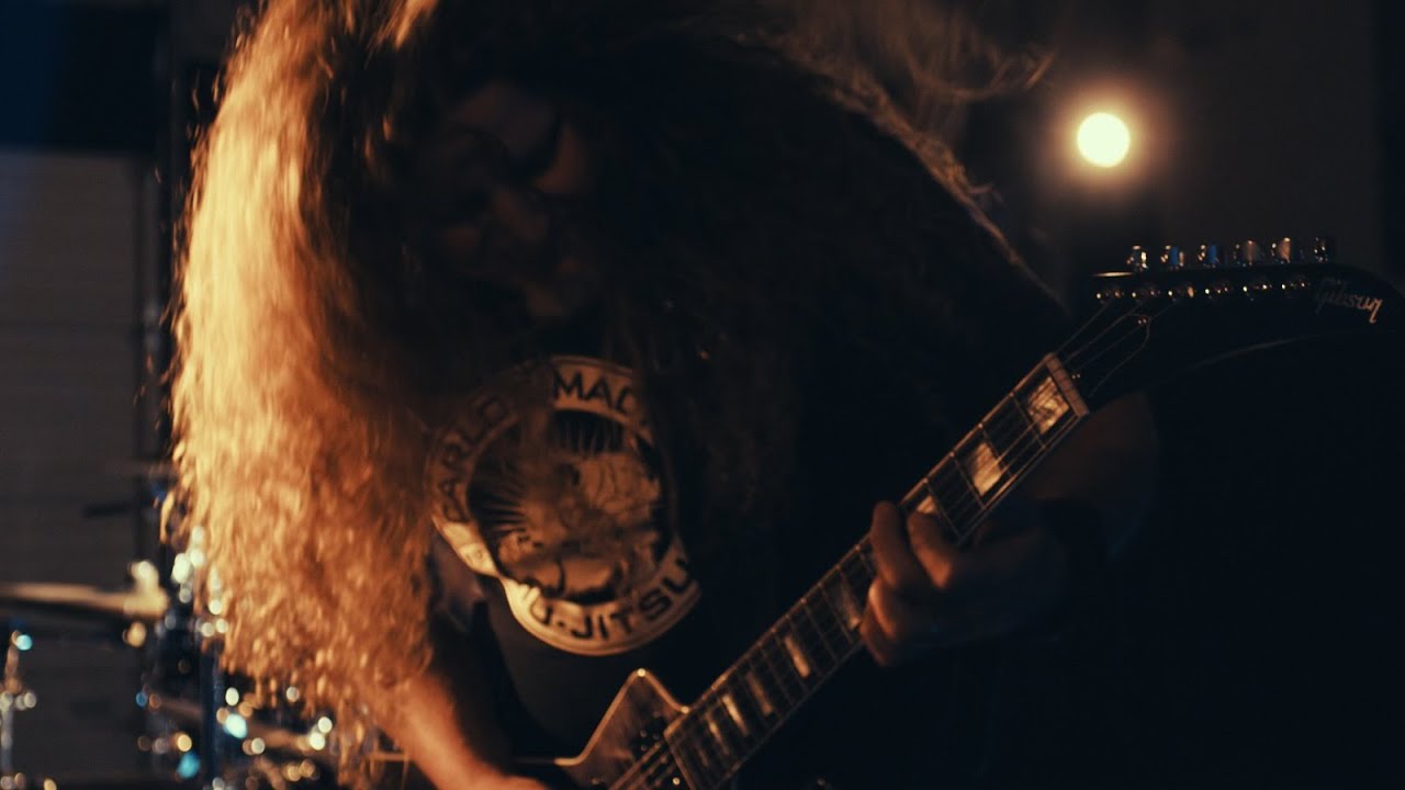 Hilton (Official Music Video) - YouTube