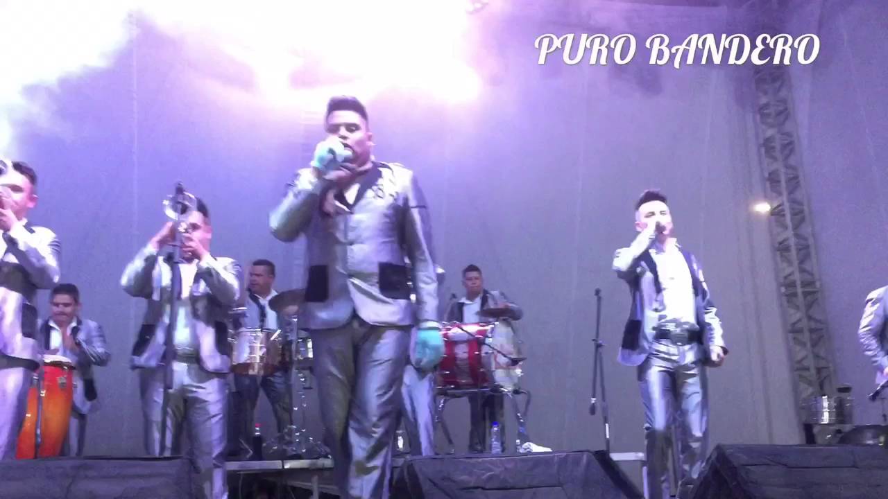 Banda Yurirense - Popurri En Vivo En San Miguel Xicalco 2016 - YouTube