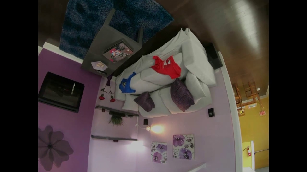 Niagara inverted house in Ontario Canada - YouTube