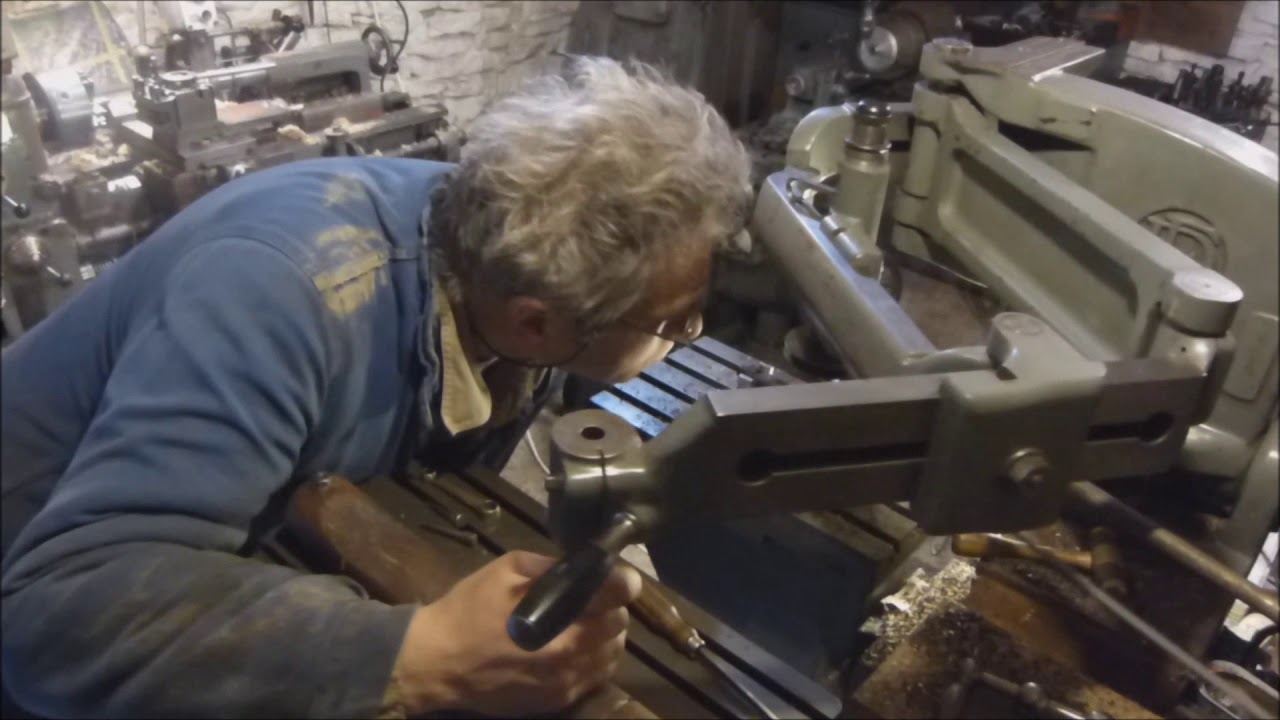 Scalloping holes with pantograph - YouTube