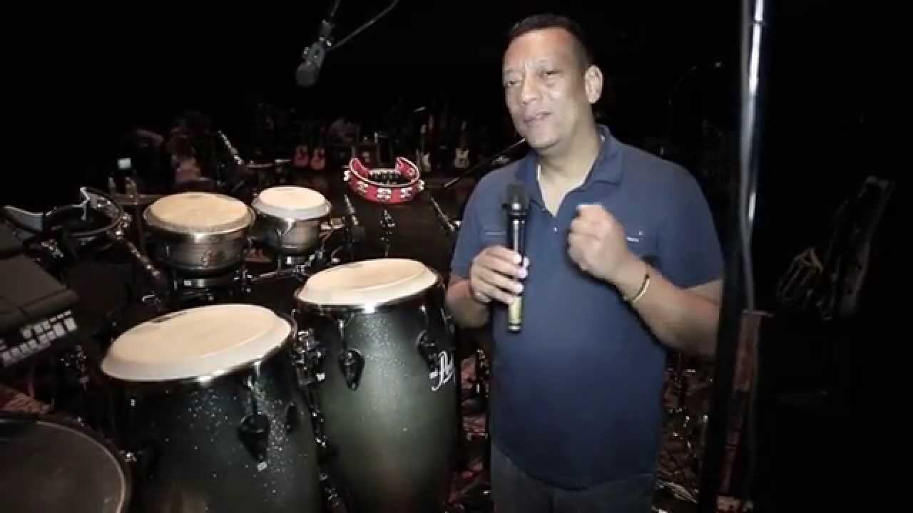 Richard Bravo with Juanes & Barry Gibb on Lewitt (Spanish) - YouTube