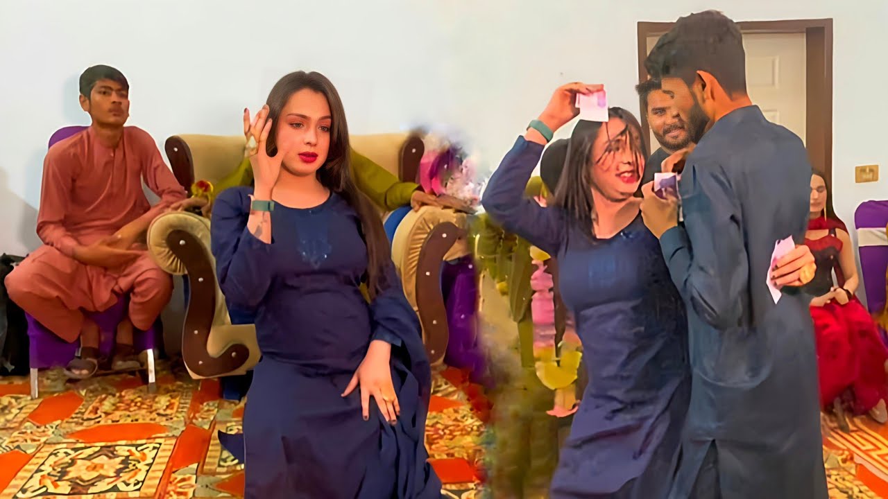 Main Mundri 2025 | Madam Malka Jan New Saraiki Dance Performance ...