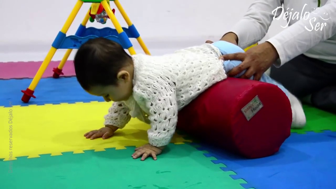 Estimulación temprana ejercicios con rodillo - YouTube