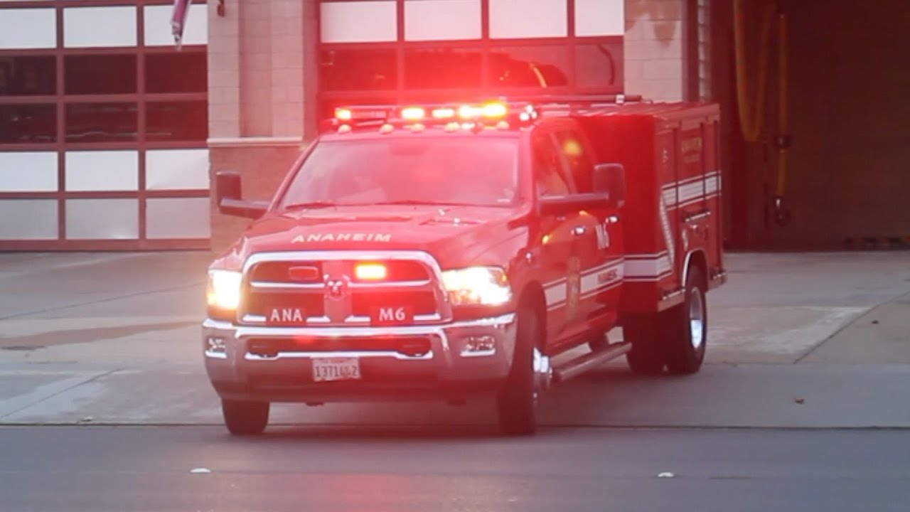Anaheim Fire And Rescue Medic 6 responding - YouTube