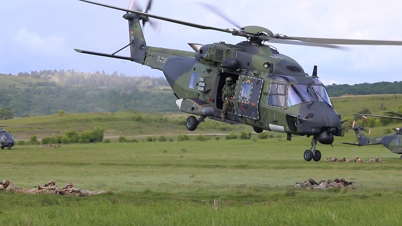 Soldiers Conduct Air Assault Ops - SR24 - YouTube