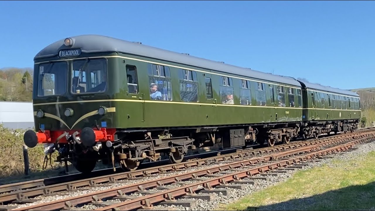 Heritage DMU Craven Class 105 Departing Rawtenstall Station & Level ...