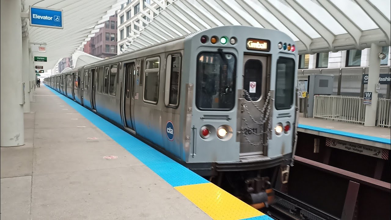 CTA 1981-87 2600 Series/1992-94 3200 Series On the Brown Line Train to ...