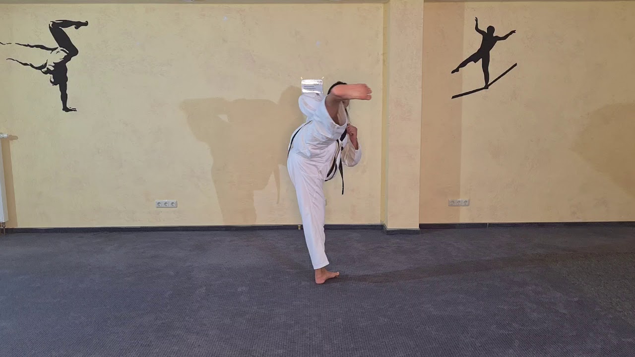 Pandae Tollyo Chagi - YouTube