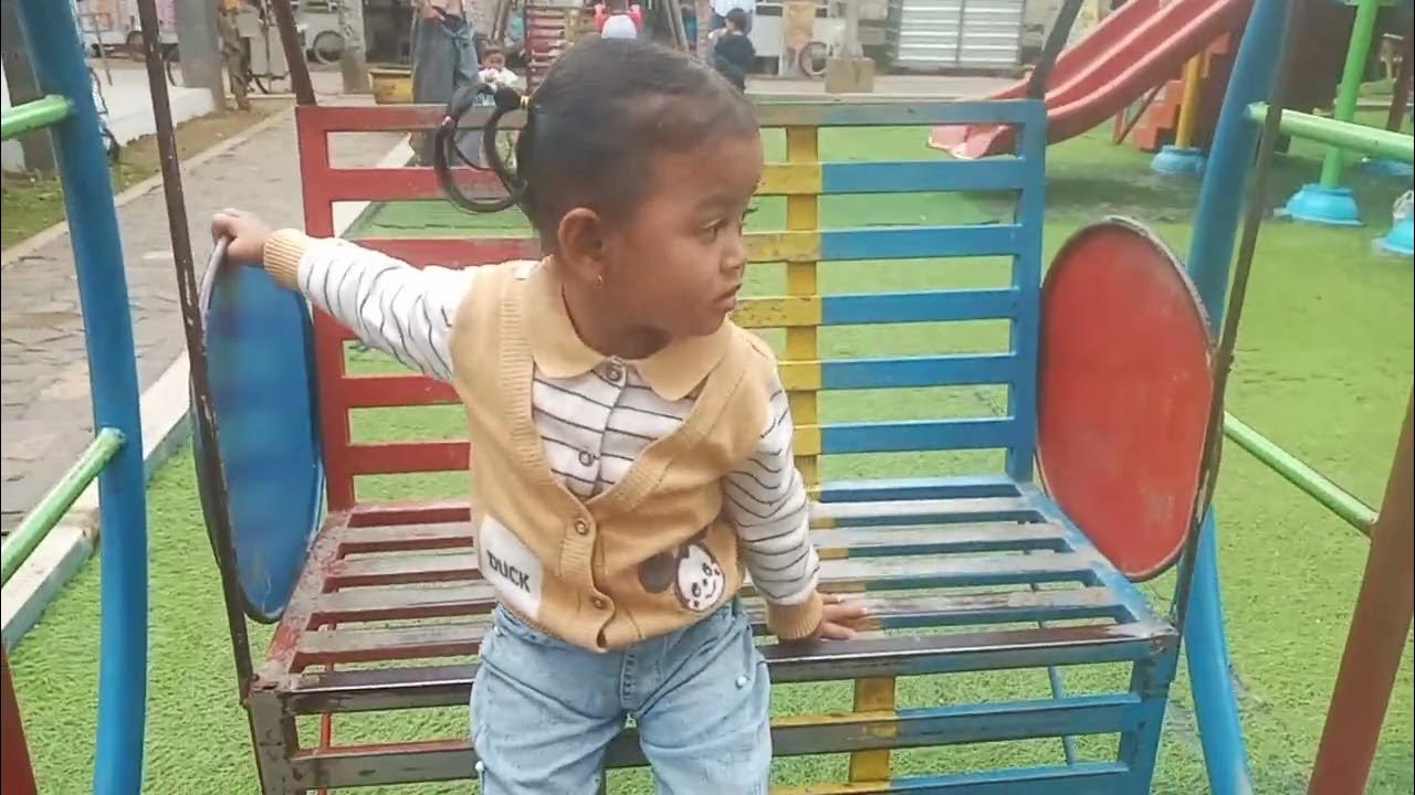 @bermain ayunan di taman - YouTube