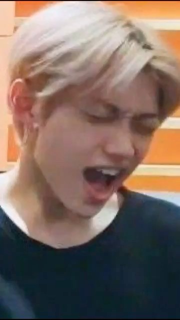 Stray kids Felix call me maybe - YouTube