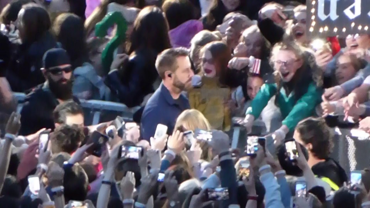 Taylor Swift Walking Through The Crowd | Croke Park | Dublin 15/6/18 ...