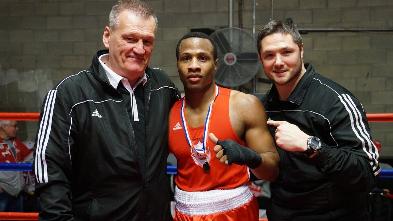 Kirk Thonson vs Theo Owusu - YouTube