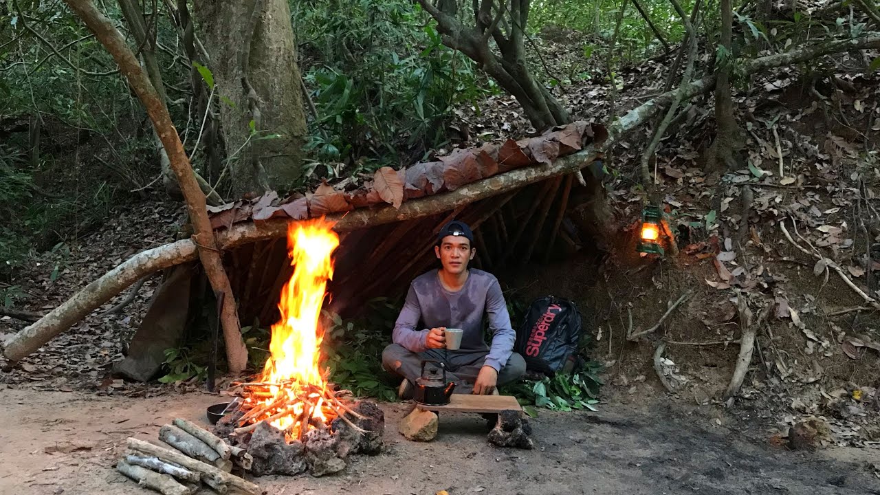 Building Primitive Survival Shelter - Campfire Cooking , Survival , Off ...