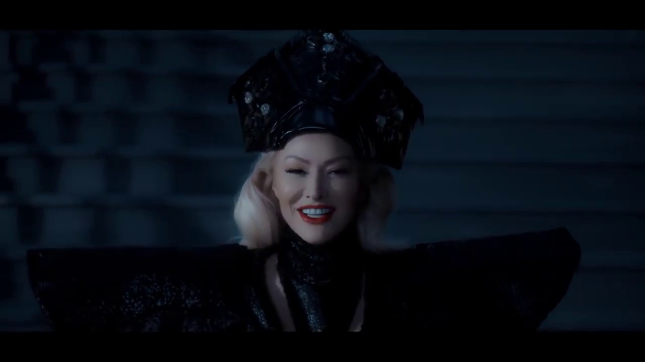 Aylin Coşkun Sinsirella - YouTube