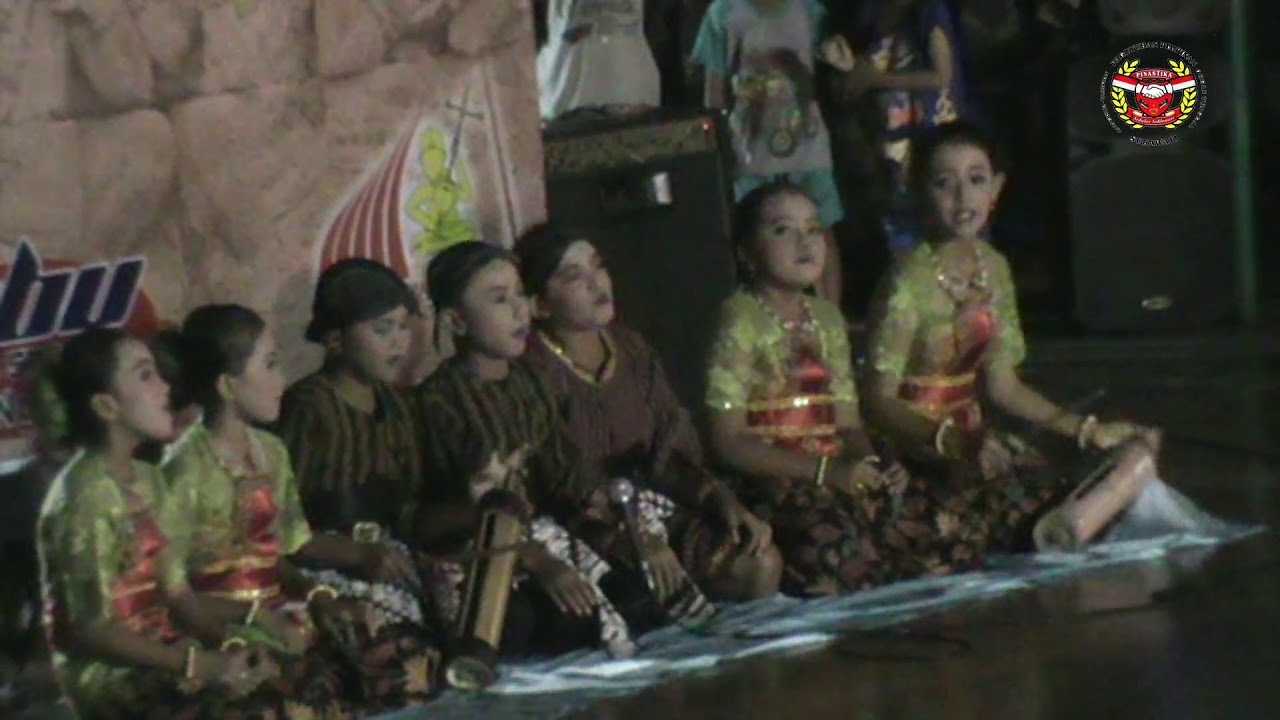 Tari Blarak Sempal - persembahan SDN I Sambungmacan pentas di Taman ...