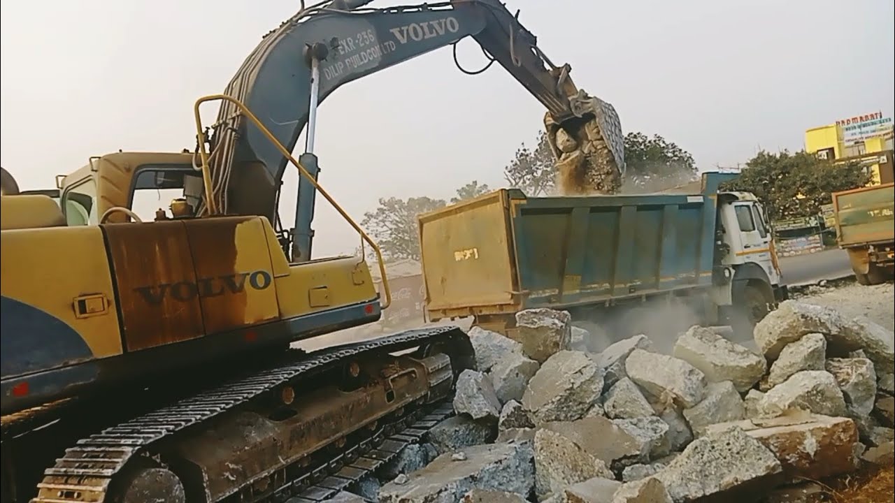 dimolished concrete loading in Tata hayva (tipper) #volvo_machine ...