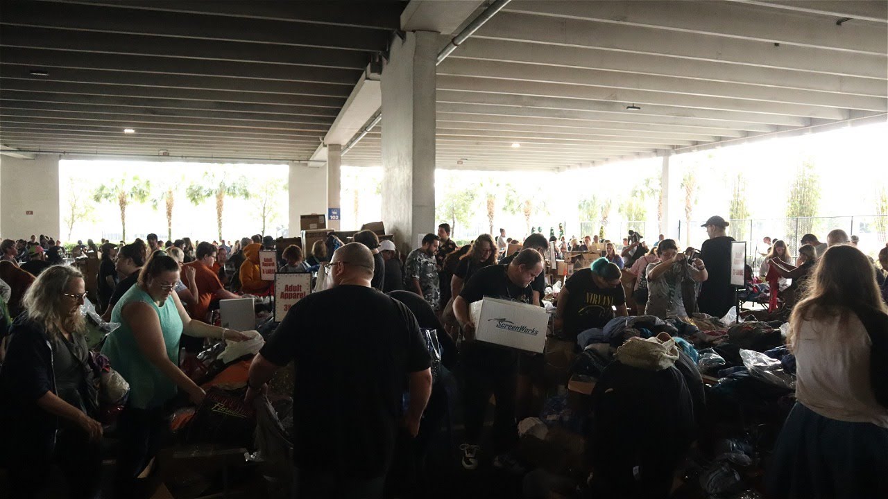 HUGE Garage Sale Event At Universal Orlando! | Super Cheap HHN Merch ...