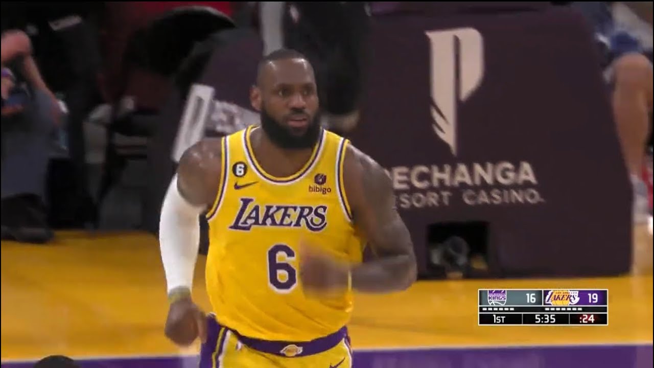LEBRON JAMES SHOCKS ARENA AS HE BLOCKS SHOT THEN THROWS DOWN DUNK RIGHT ...