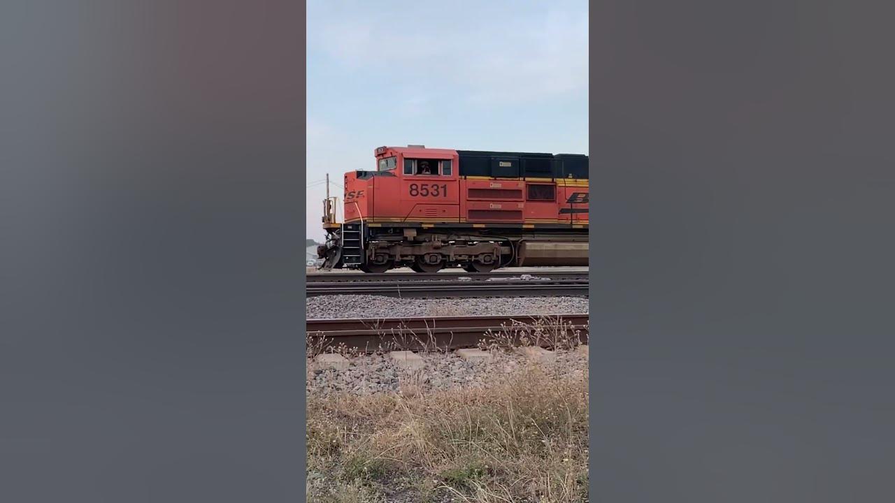 BNSF SD70ACE leads a grain train. #railway #railfaning #train #bnsf - YouTube