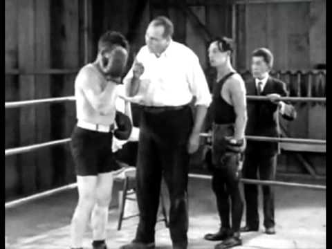 Buster Keanton - Bugsy Malone - So You Wanna Be A Boxer - YouTube