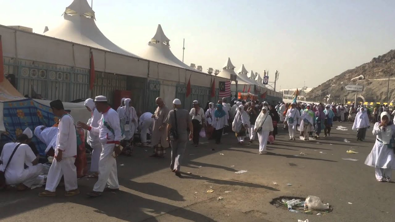 Hajj 2015 - Mina camp morning walk - YouTube