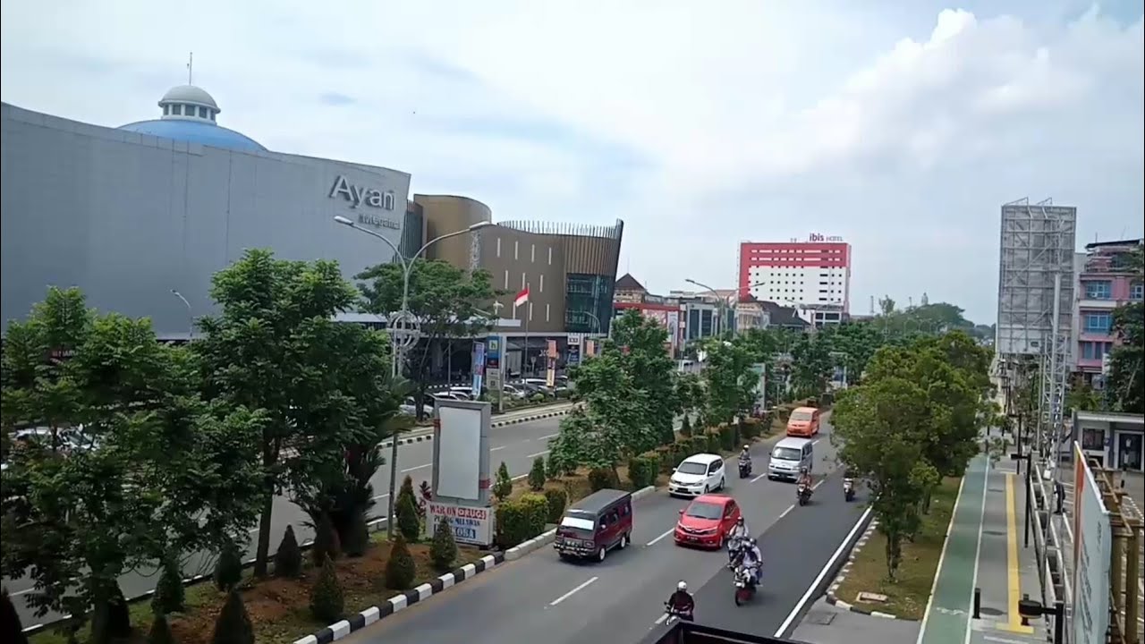 Ayani Mega Mall Pontianak - YouTube