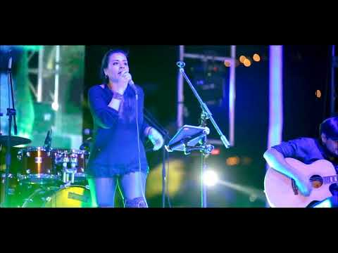 Angie Vertti & The Electric Lady (Acoustic) Band - YouTube