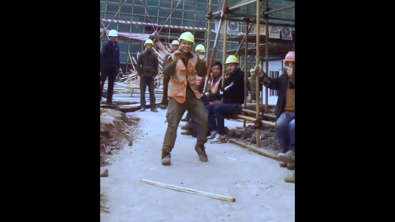 construction worker viral dance | construction worker dancing like ...