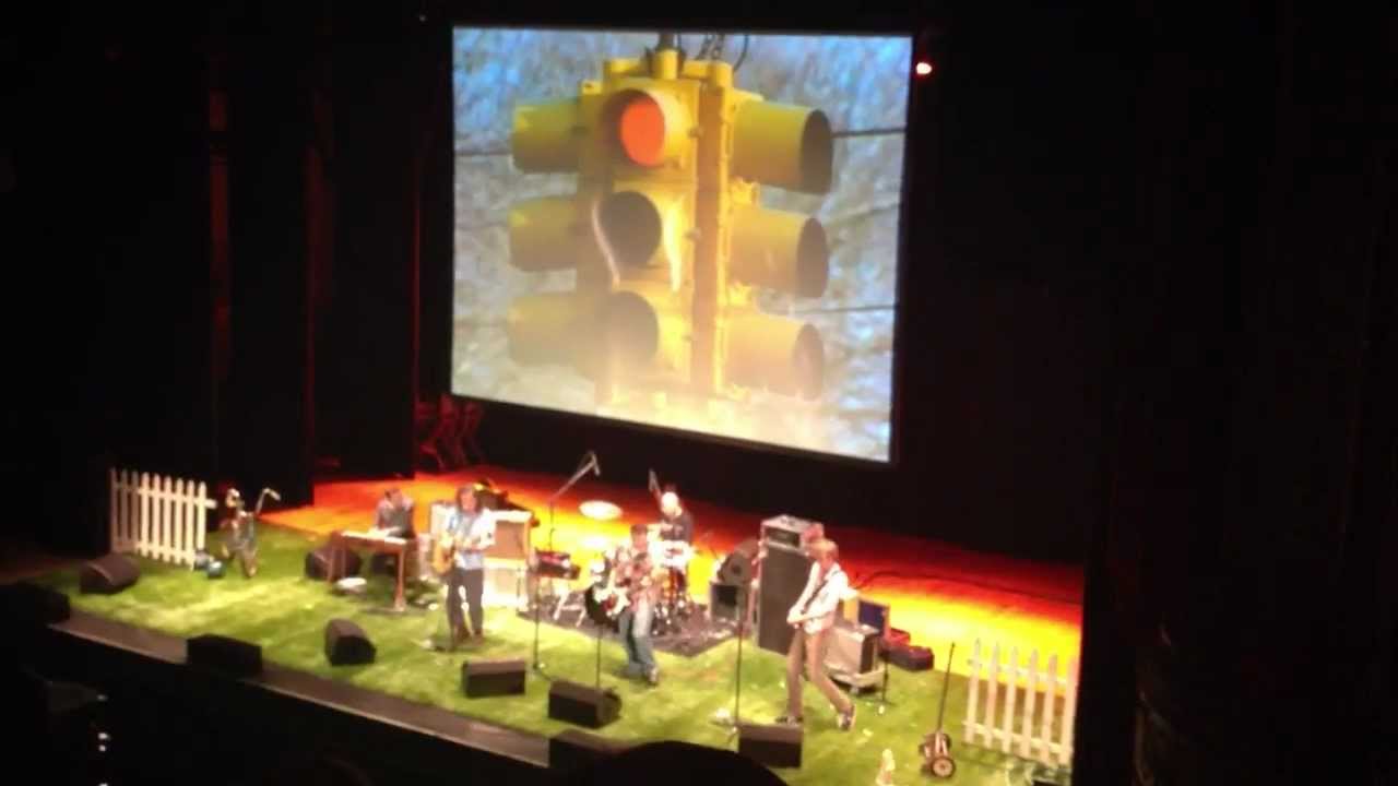 Polaris - Hey Sandy (Live - Adventures of Pete & Pete Reunion) - YouTube