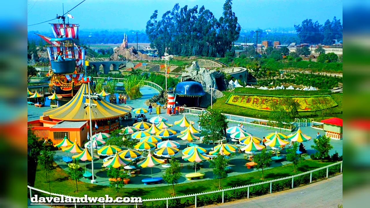 Fantasyland Foods Disneyland East & West Area music (1955-1982) - YouTube