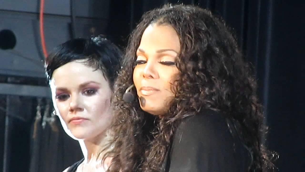 Janet Jackson thanks fans in LA - YouTube